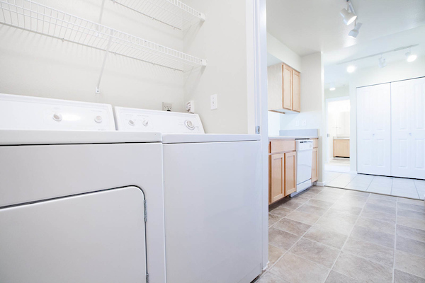 Courtyard Off Main Features & Community Amenities | Essex