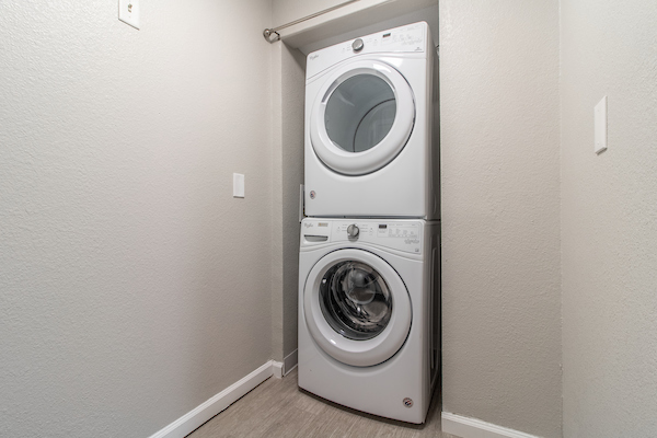 Santa Palmia at Palm Valley Features & Community Amenities